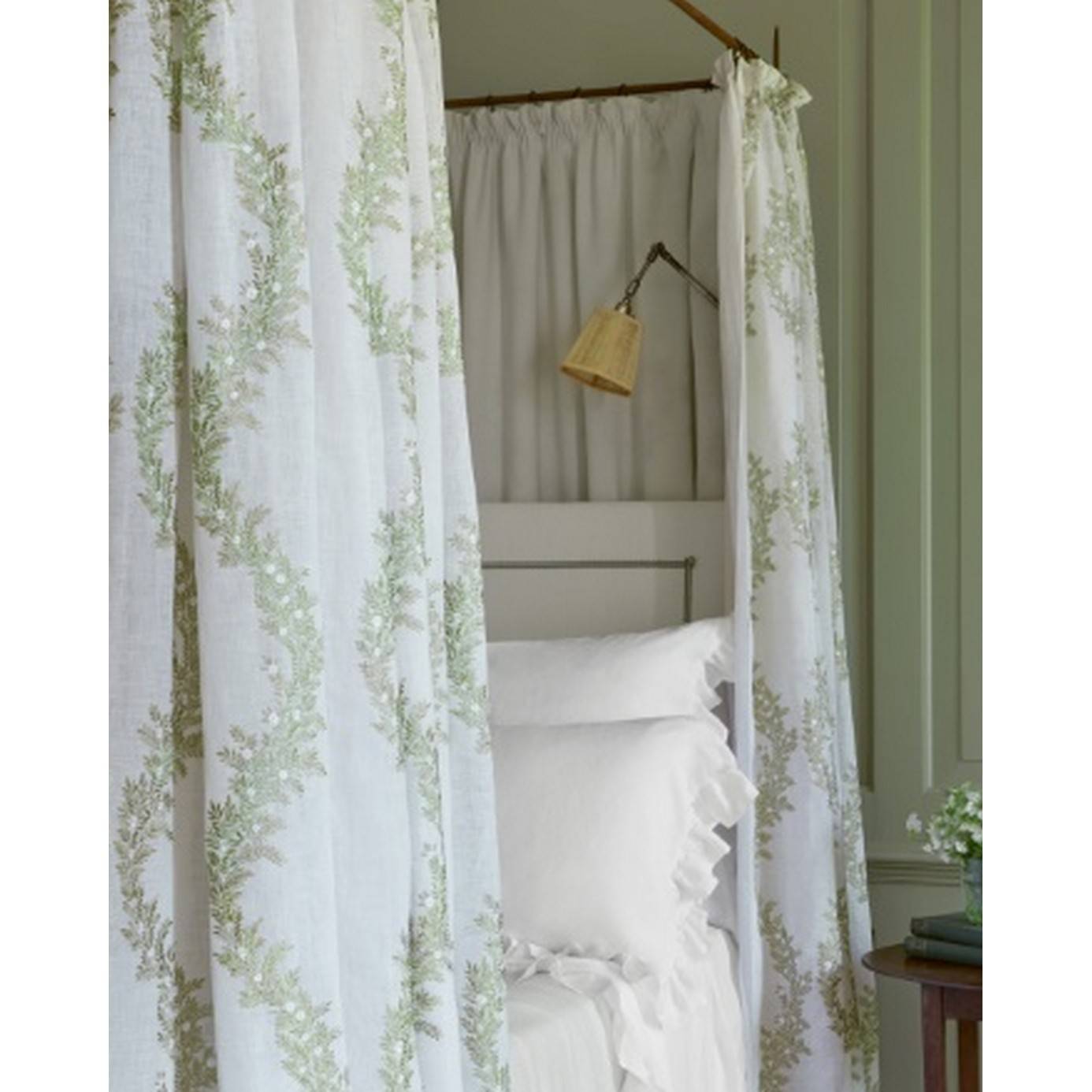 Zabrina Fabric - Ivory | Colefax & Fowler Liliana Sheers Fabrics | F4807-01