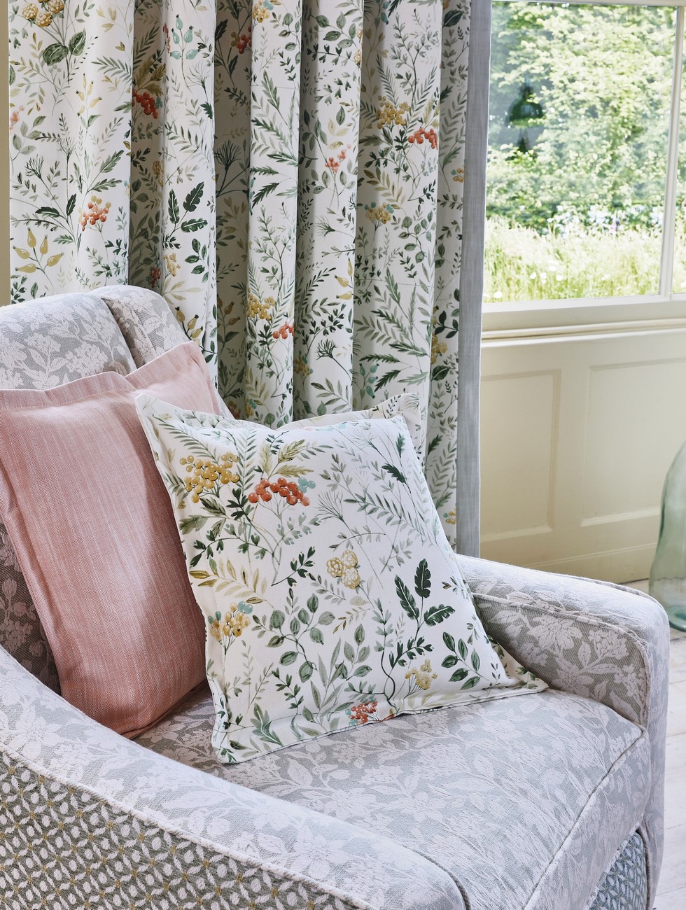 Cleo Fabric Rose | Sutton Park Prestigious Textiles | 8823/204